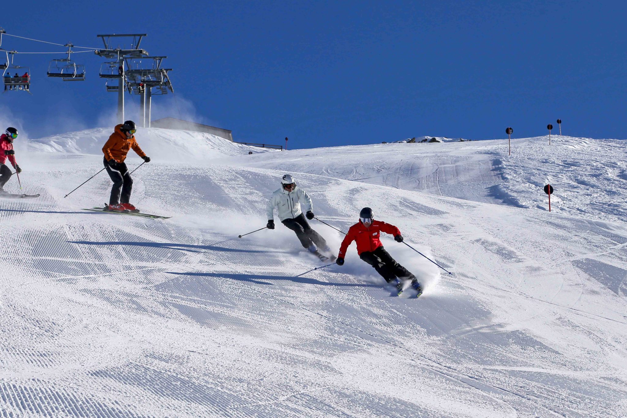 ski slope difficulty levels explained. 3 colours.